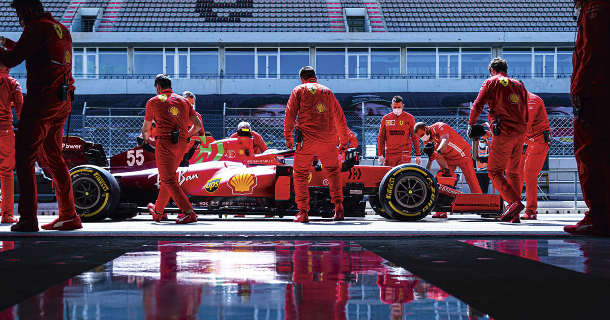 Ferrari: Luxurious Icon
